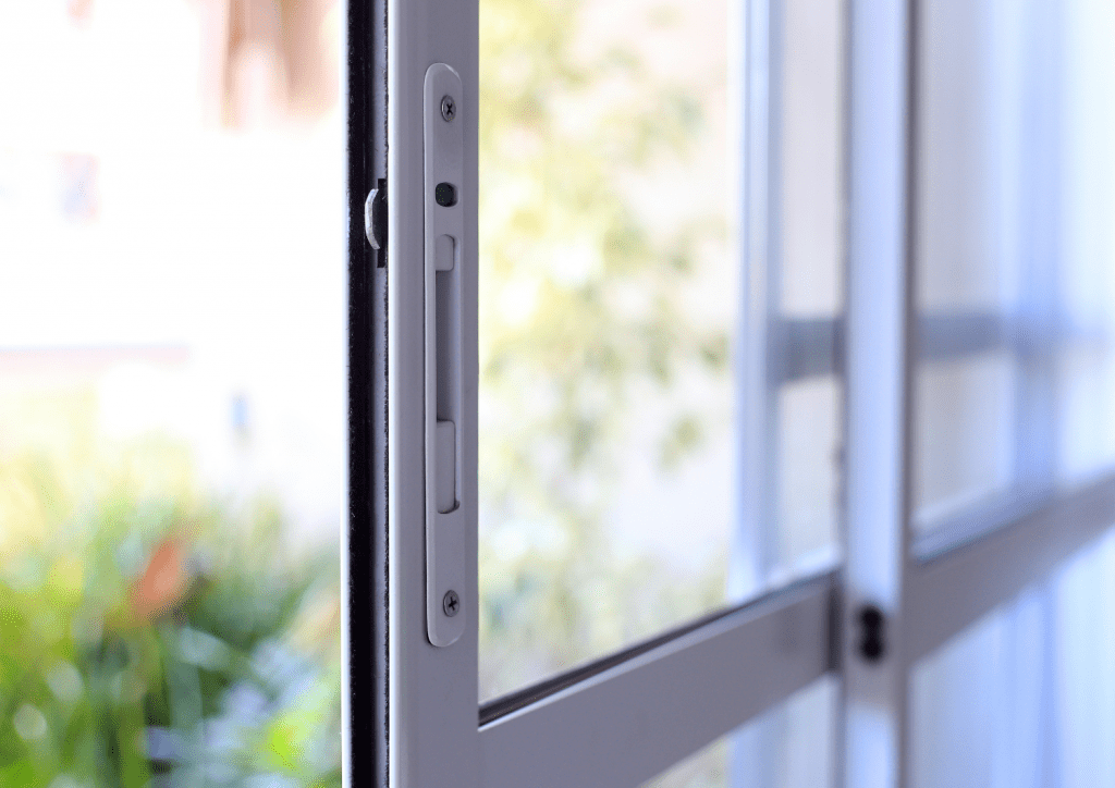 Winglass: Transforma tu terraza con elegantes ventanas de aluminio ...